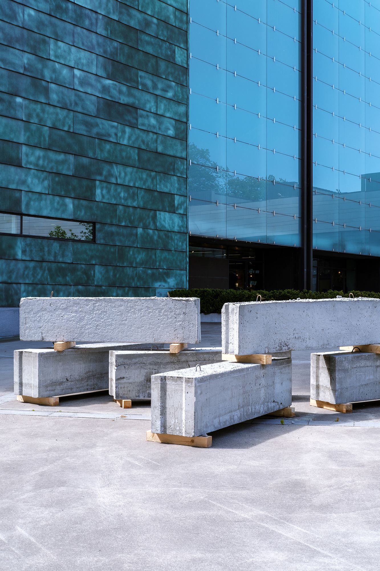 LLRRLLRR — TESTIFIERS